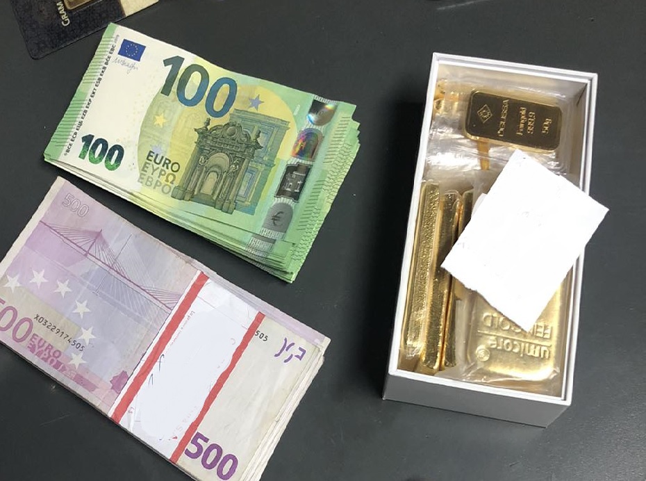 Хванаха чужденец със златни кюлчета на Калотина
