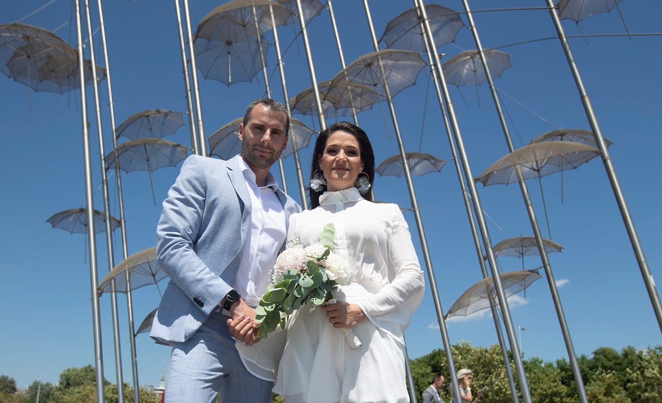 Водещ от bTV се ожени за лице от NOVA в Солун