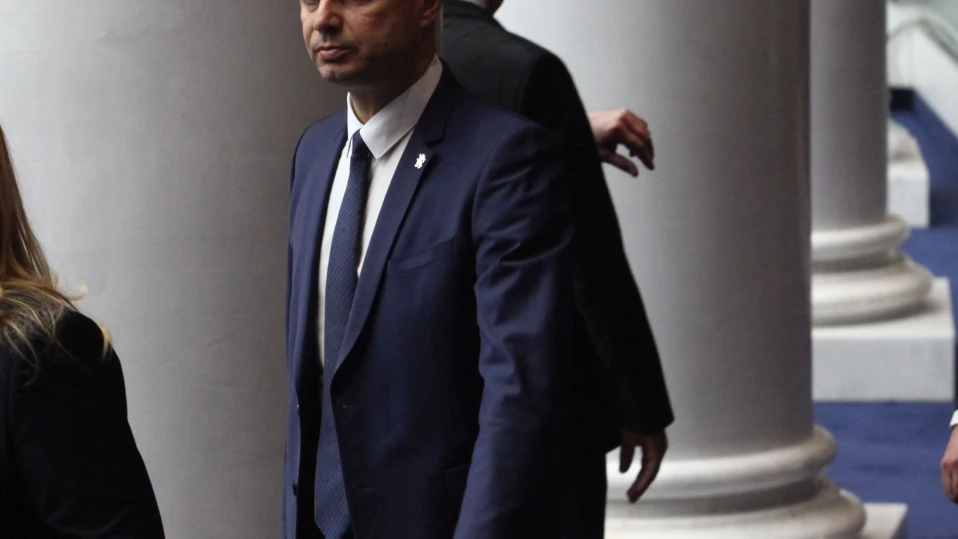 „Възраждане“ с поправка в защита на БПЦ