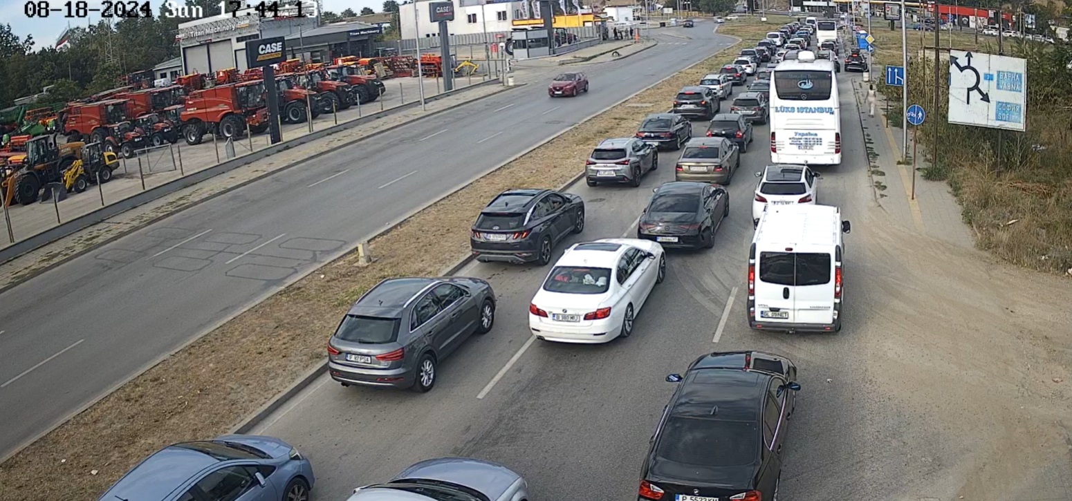 Главчев разпореди незабавни мерки за безпроблемно преминаване на границата при Русе