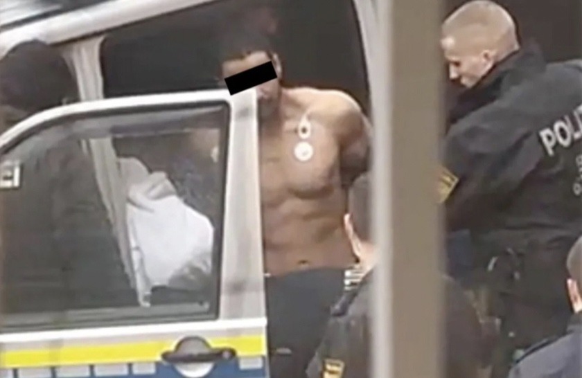 Вижте Фархад Н., който се вряза в тълпа протестиращи в Германия