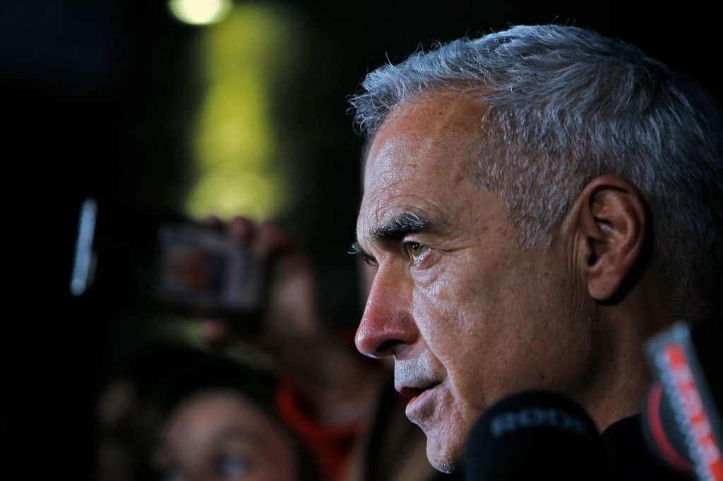 Полицията влезе в дома на Калин Джорджеску настъпи решаващ и деликатен момент преди изборите в