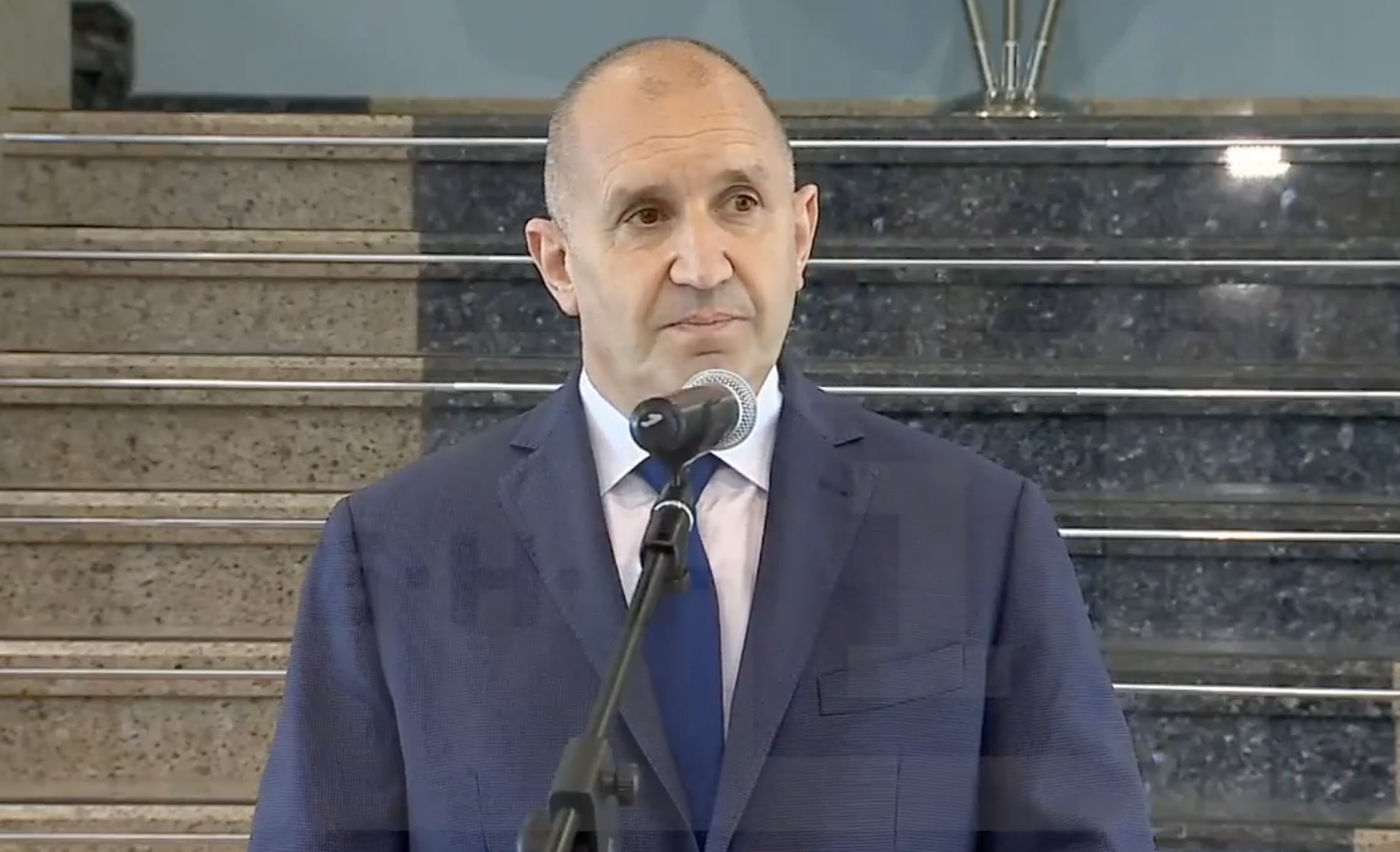 Румен Радев ще сезира КС за отказа на Народното събрание да разгледа предложения от него