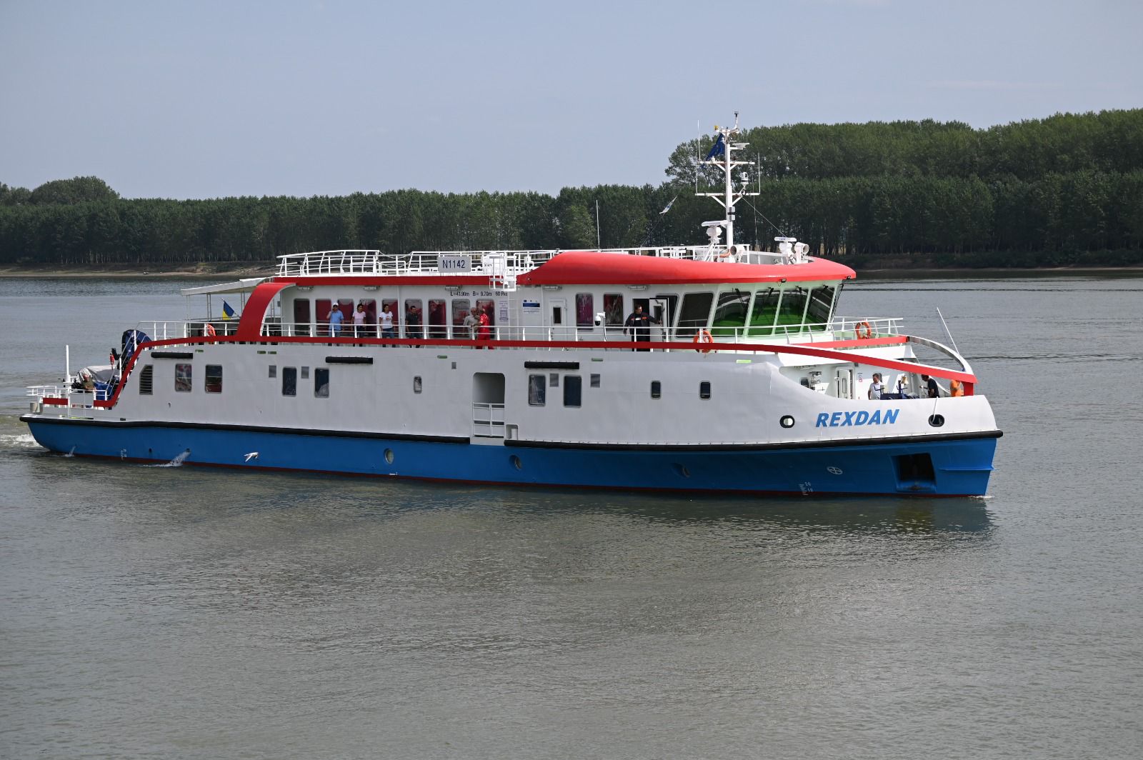 Научно-изследователски кораб акостира край Русе, учени ще сканират ...