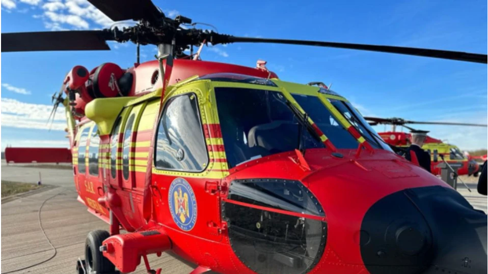 Румъния изпрати в България хеликоптер Black Hawk със система за гасене ...