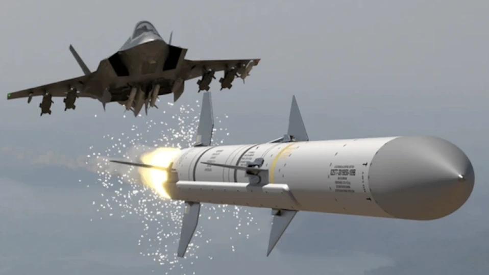 За първи път: САЩ изнасят най-новата си ракета AIM-260